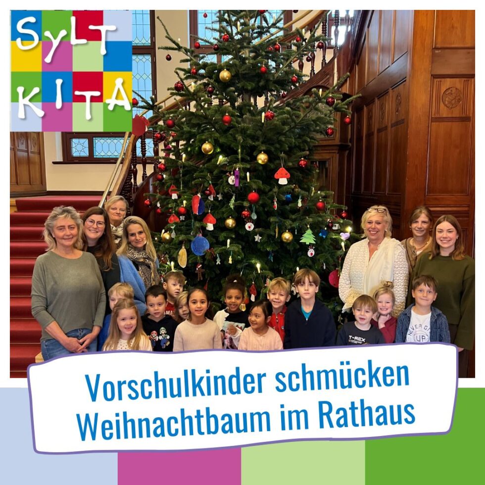 Kita: Vorschulkinder schmücken Weihnachtbaum im Rathaus und backen ...
